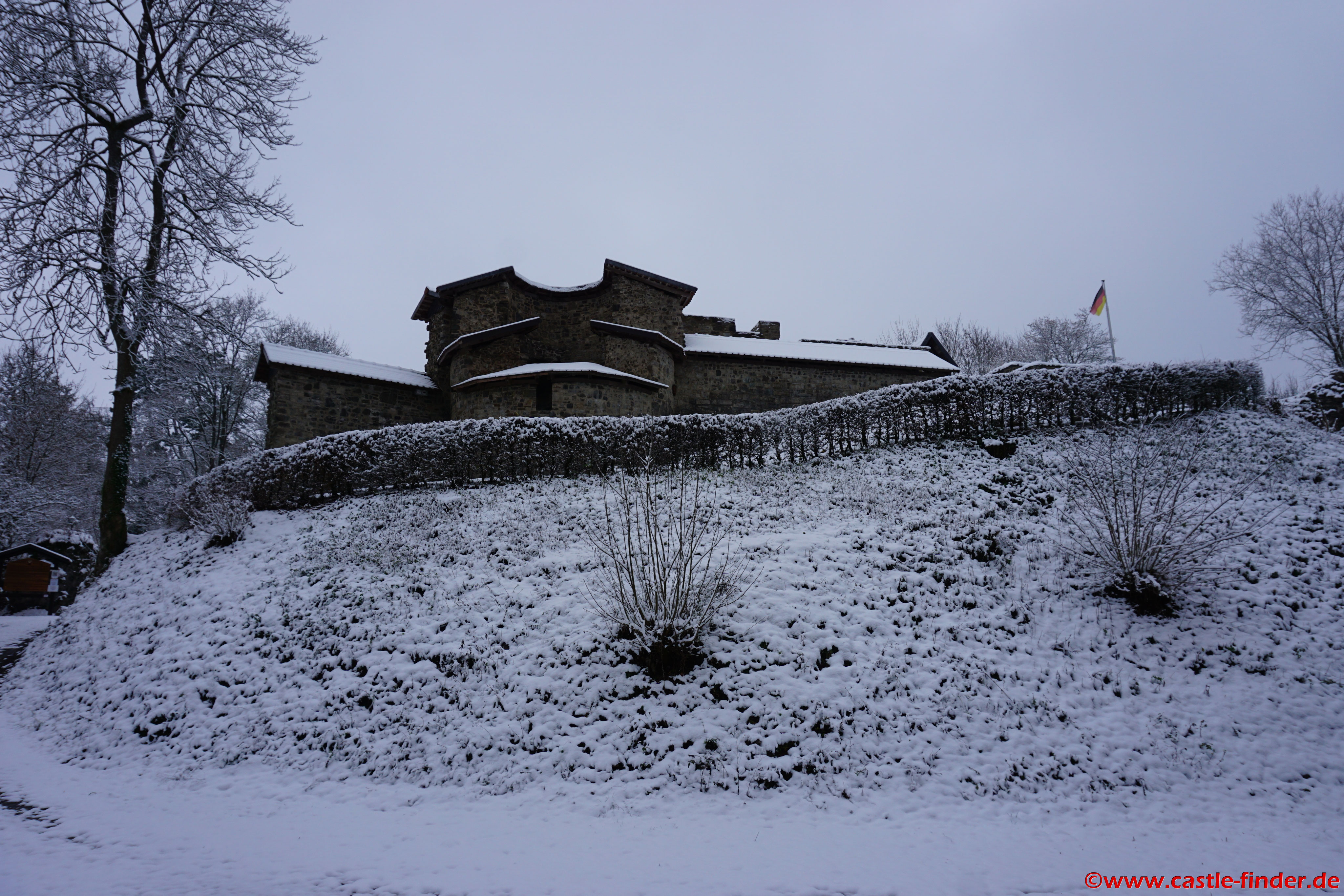 Burgruine - Hatzfeld (Landkreis Waldeck-Frankenberg) - Burgendatenbank ...