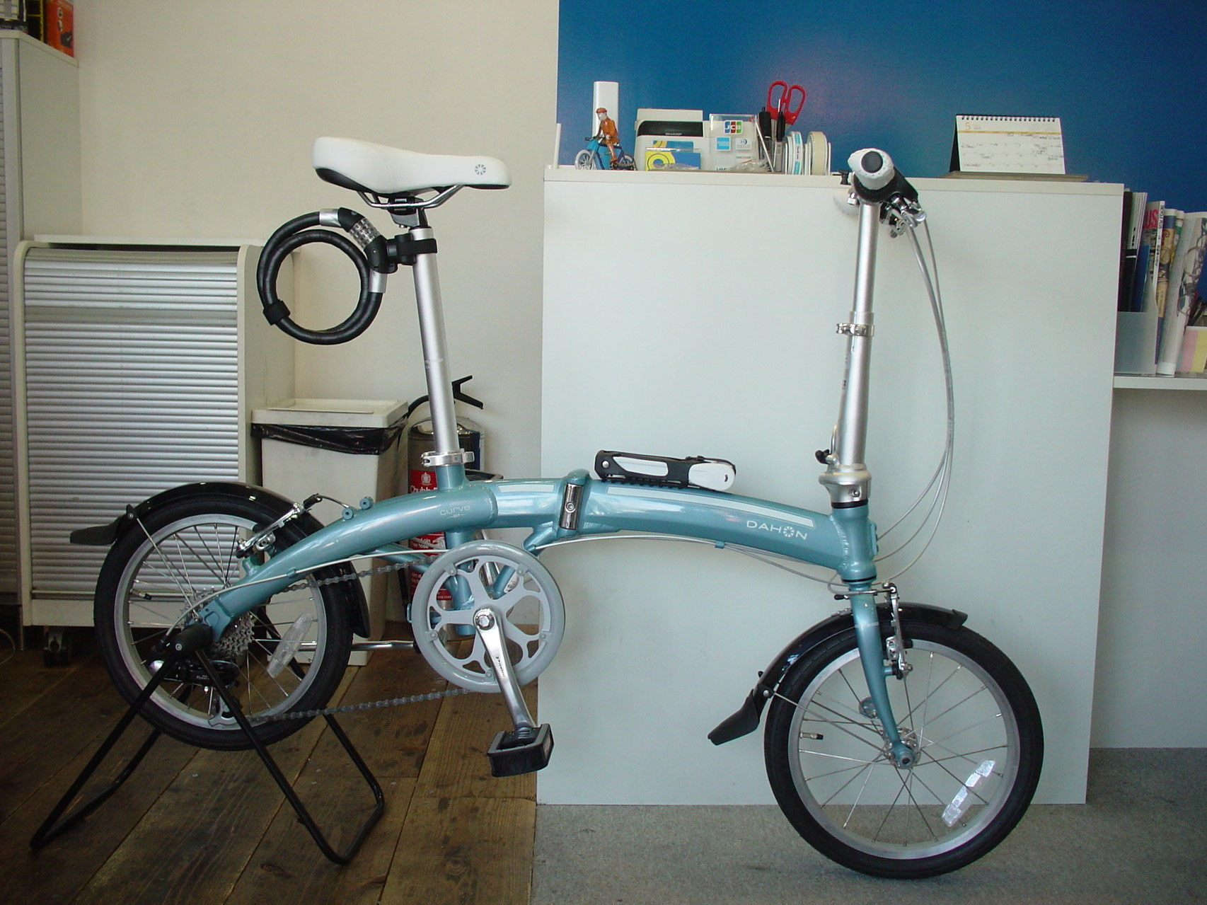 DAHON Curve D7 - movebicycles.net