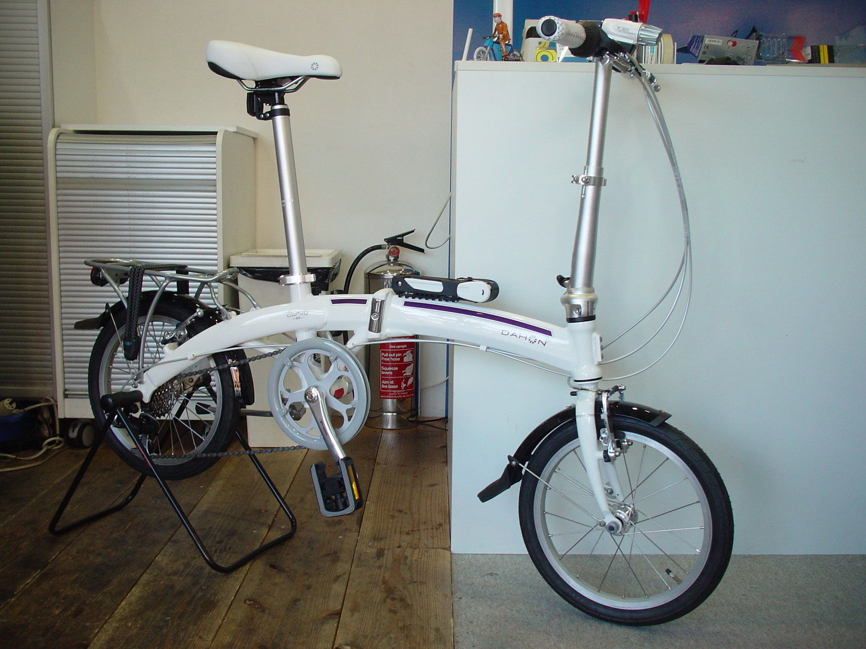DAHON Curve D7 - movebicycles.net
