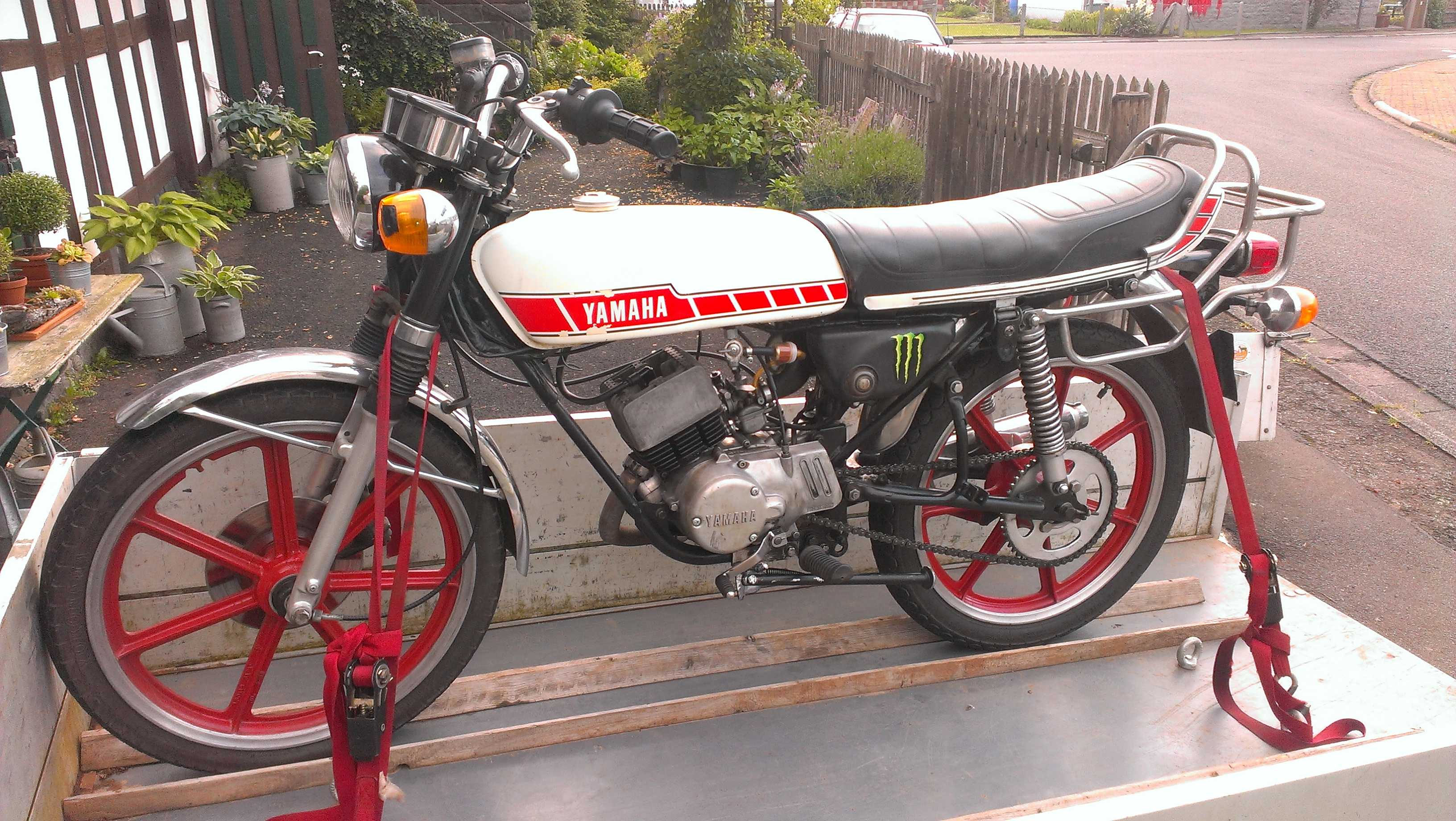 Cafe Racer RD50M - jps-garages Webseite!