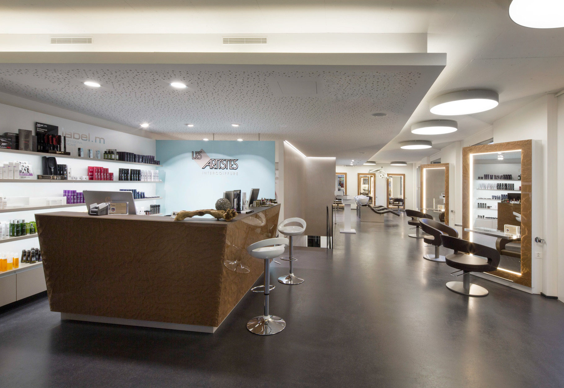 Coiffeureinrichtung- viele neue Salonfotos ausgeführter ...