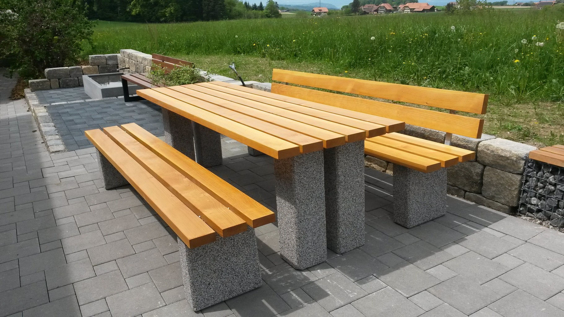 Sitzgruppe Neuenegg mit Tisch - Parkbänke und Seniorenbänke ...