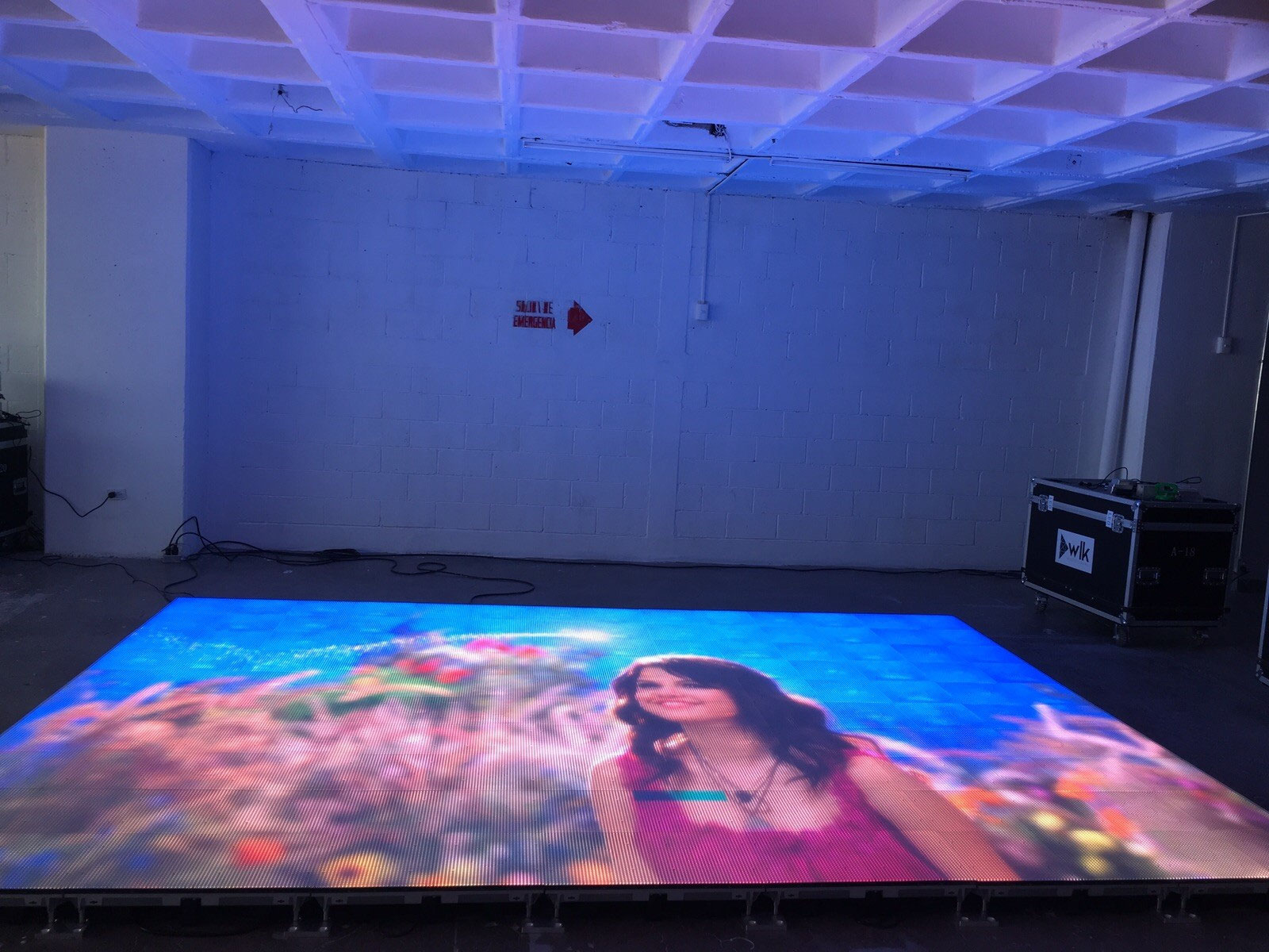 Piso de LED - RENTA DE PANTALLAS GIGANTES