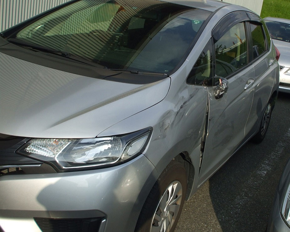 ホンダ フィット (カラー№.NH823M) 尼崎市のお客様 - 尼崎の英貴自動車【公式】