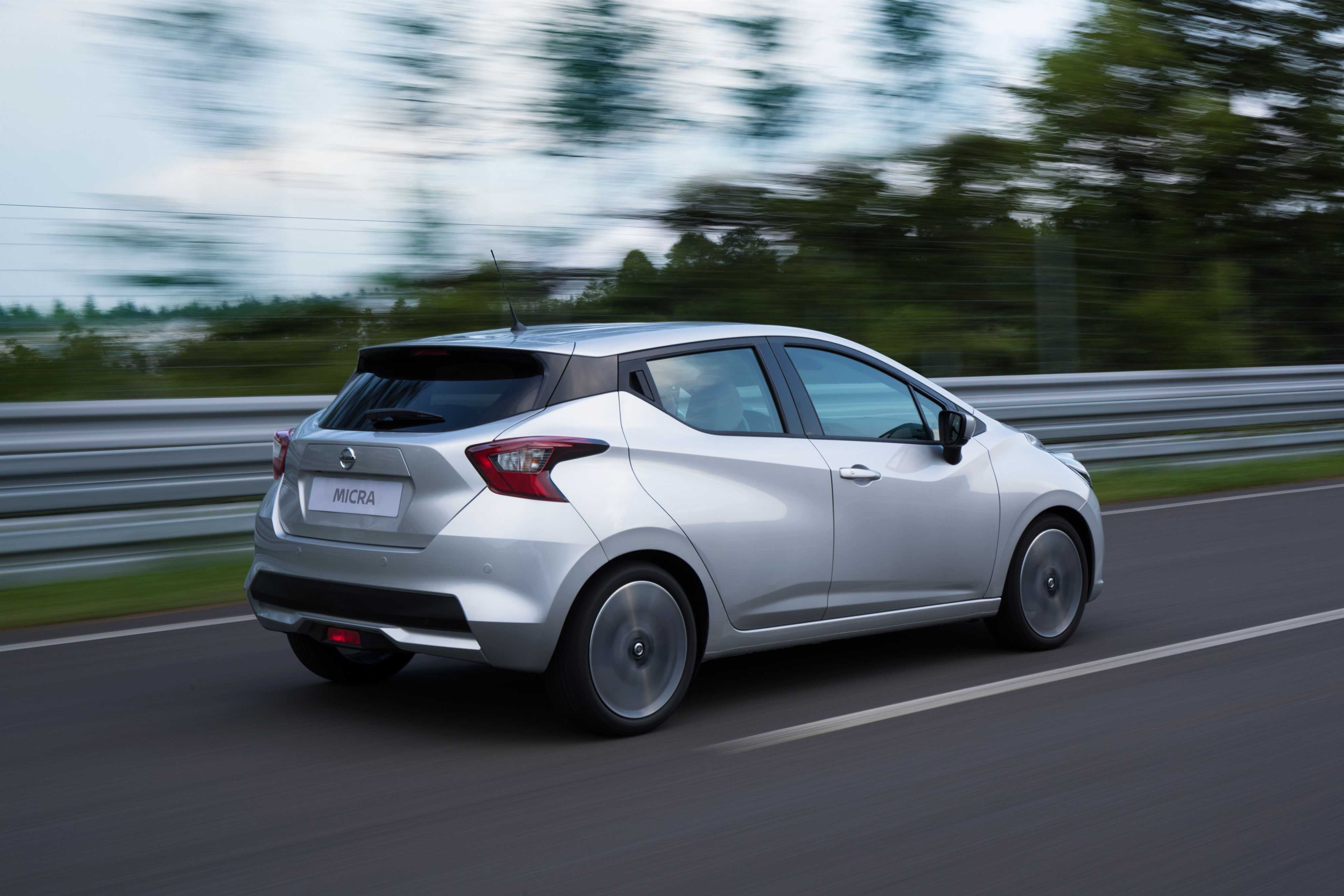 Dernier comparatif avec la Nissan MICRA et cette fois, l'Opel CORSA en ...