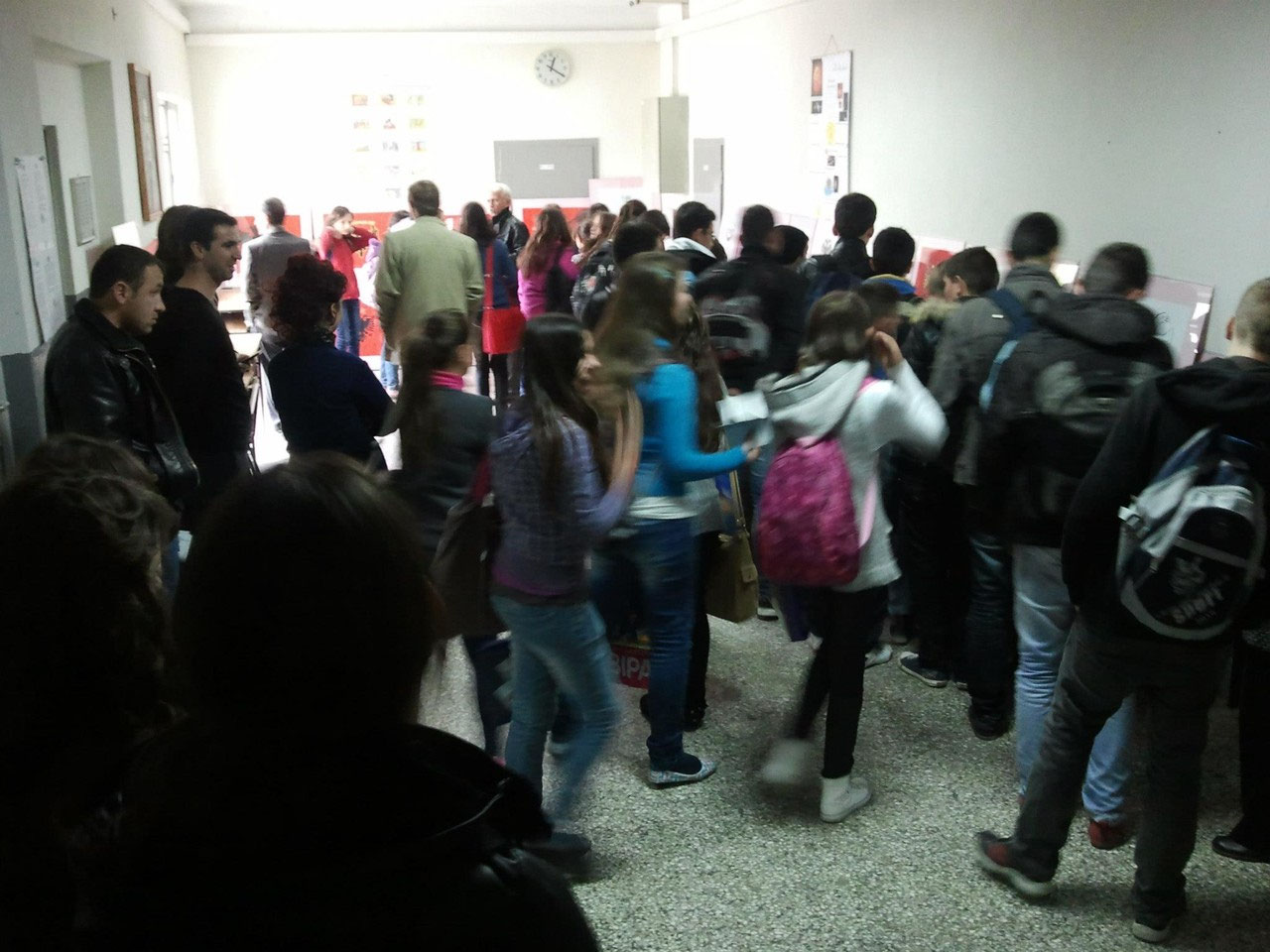 Me date 26.12.2012 nxenesit percollen shfaqen Arushi Bernard - LIBËR ...