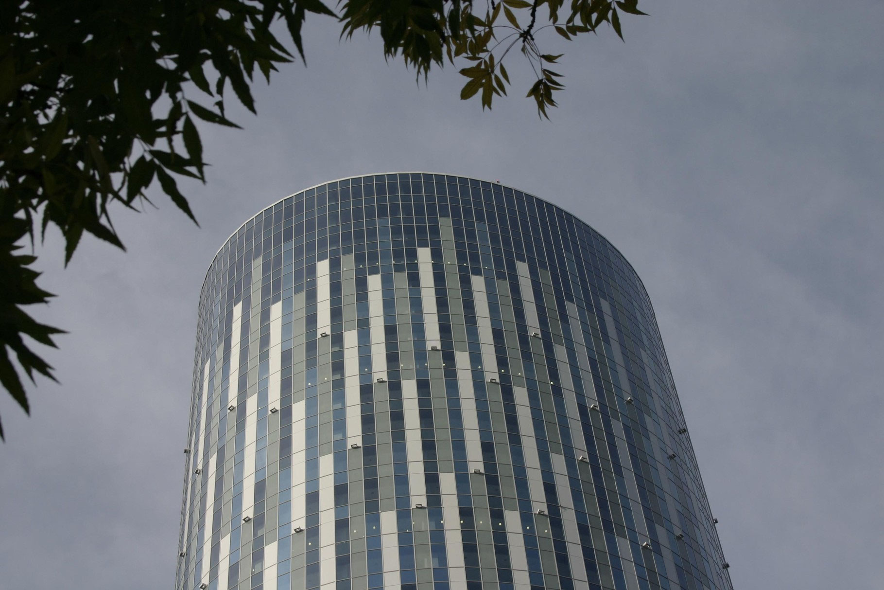 FCC SKY TOWER BUKAREST - Architekt Paul Sluga