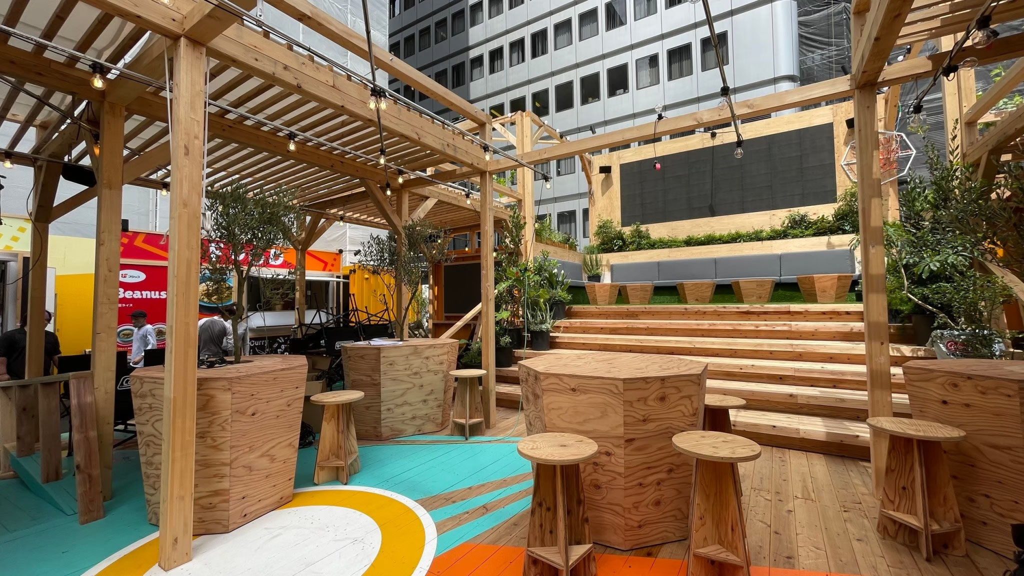 Beeat 八重洲!! 空間整備 - 株式会社丸の木：Total Design Solution