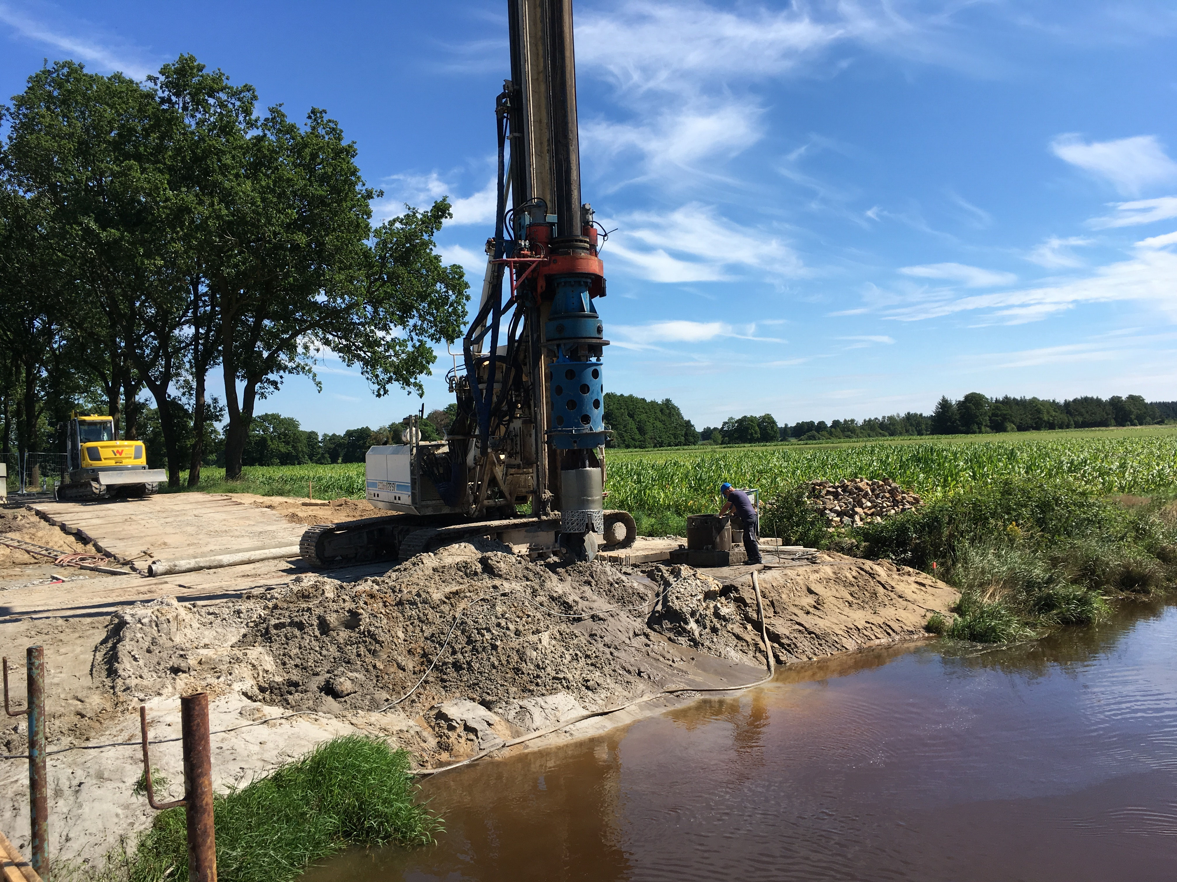 Pfahlgründung mit Bohrpfählen für Brücke über die Mittelradde - DPC ...