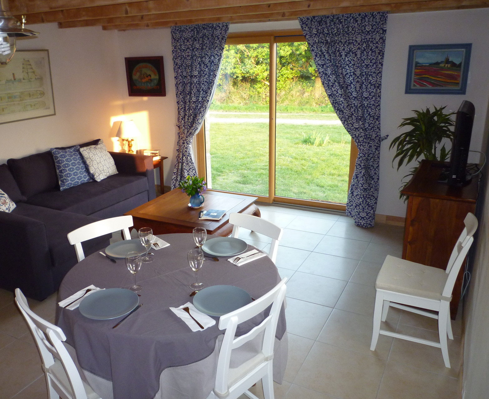 Charming house - Site de locationtronoen