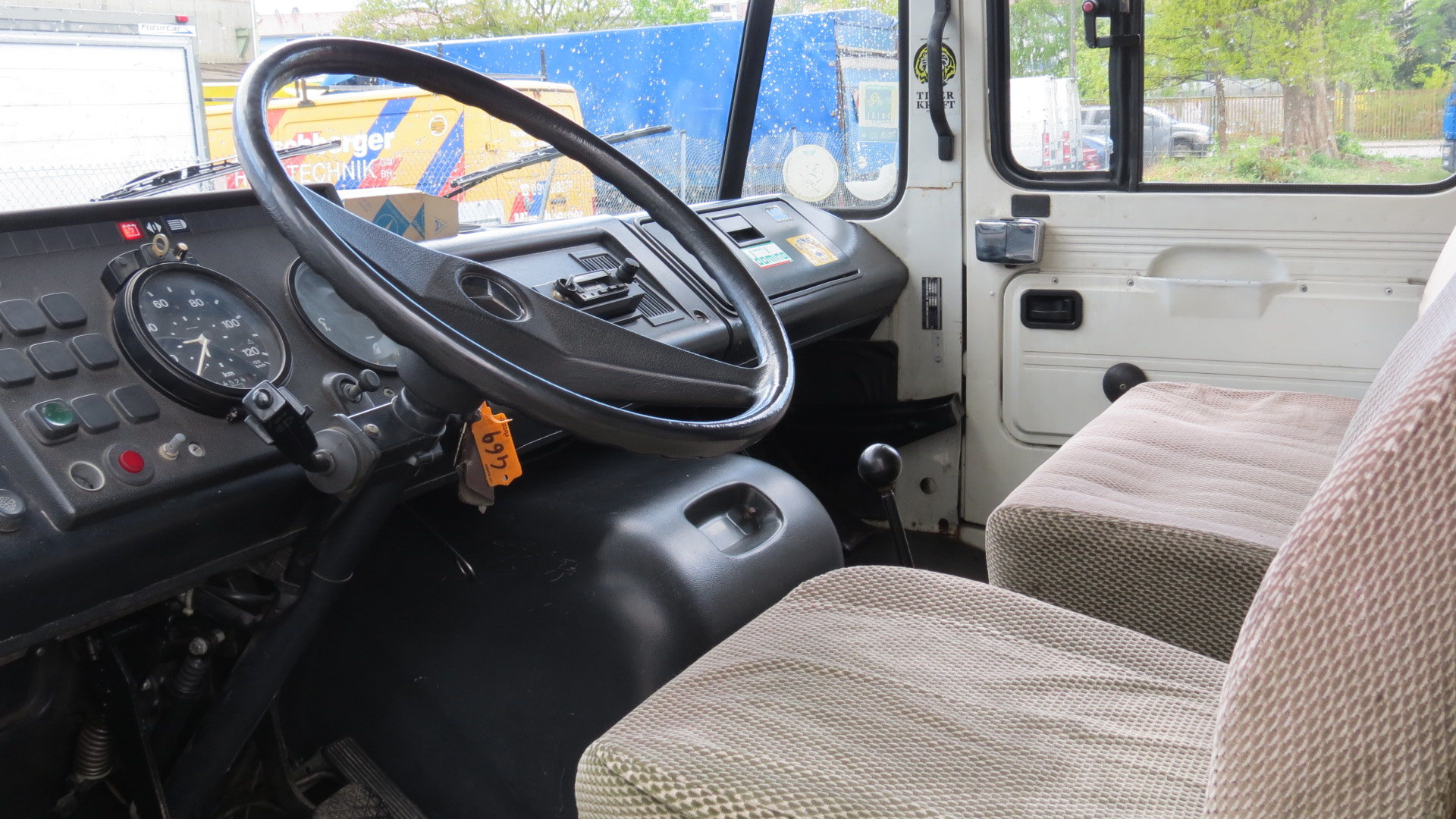 Mercedes 508D Sleeps up to 4 adults and 2 kids - campervanhiregreeces ...