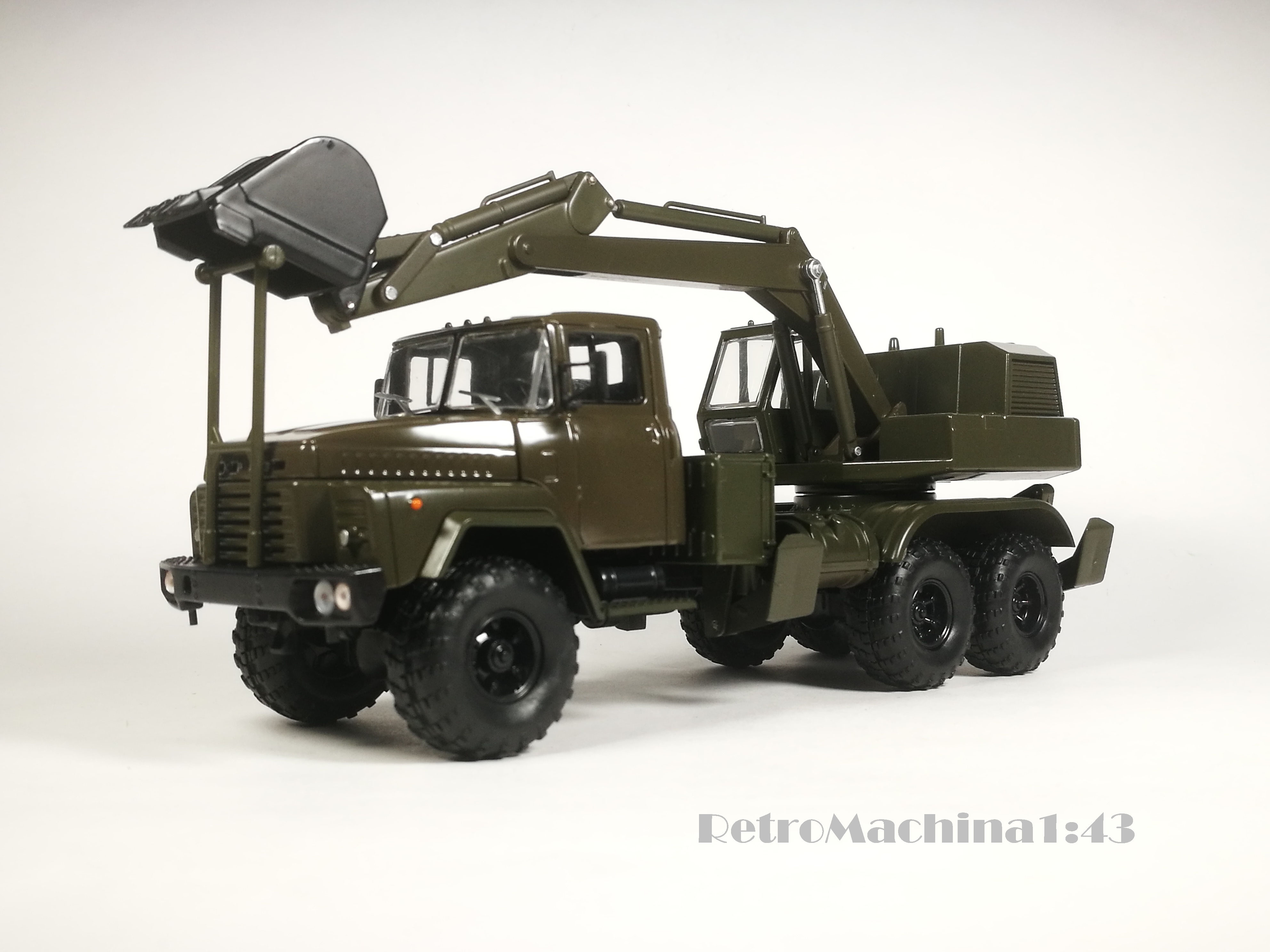 KrAZ 260 - RetroMachina - Muzeum Motoryzacji w Minaturze