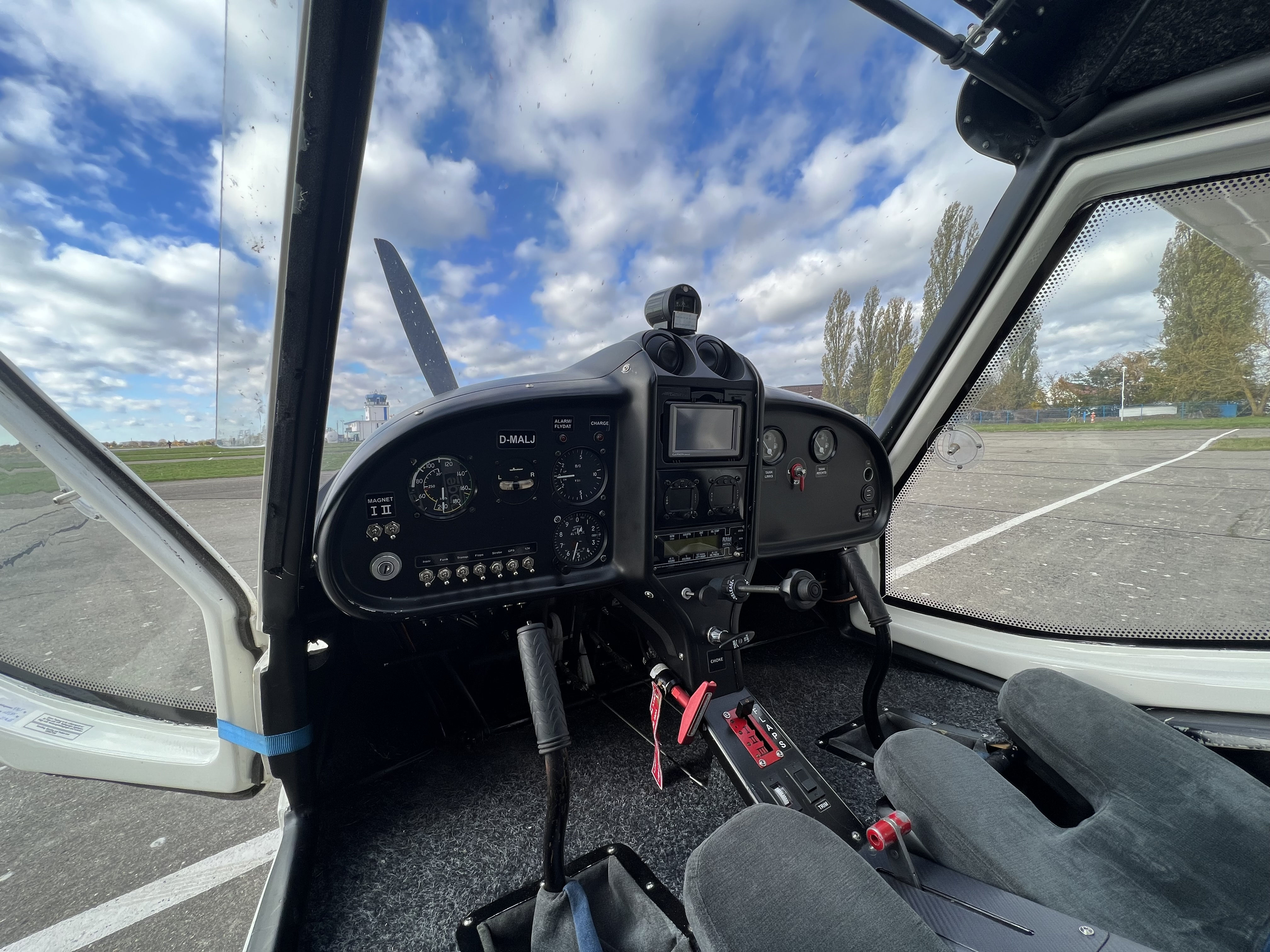 D-MALJ Rider MD3 - Flugschule RUWE AERO Rundflug Berlin Brandenburg