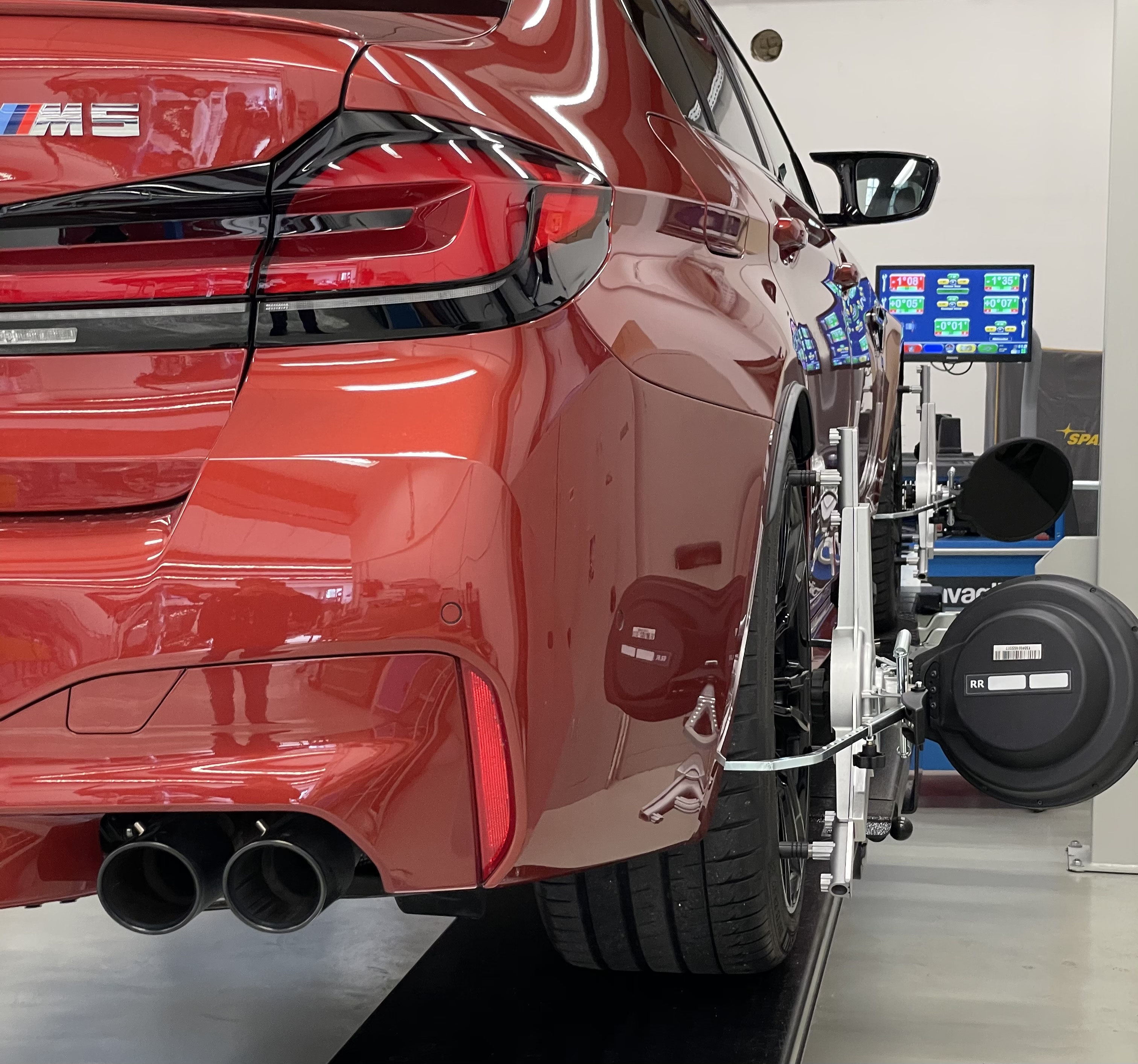 3D Achsvermessung München - Spur, Sturz einstellen - Kfz-Vermessung München