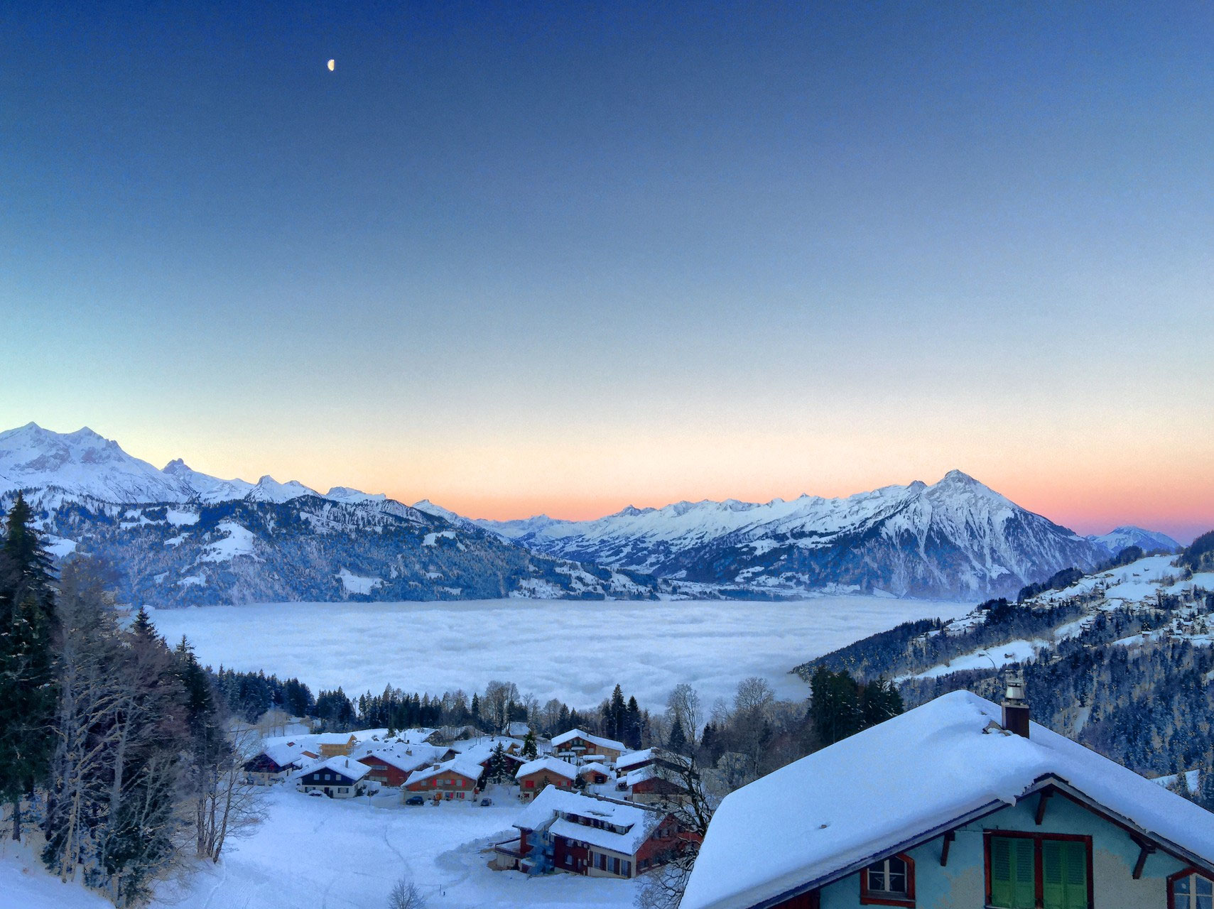 Balkon / balcony - Aussicht / view - swissmountainview.ch ...