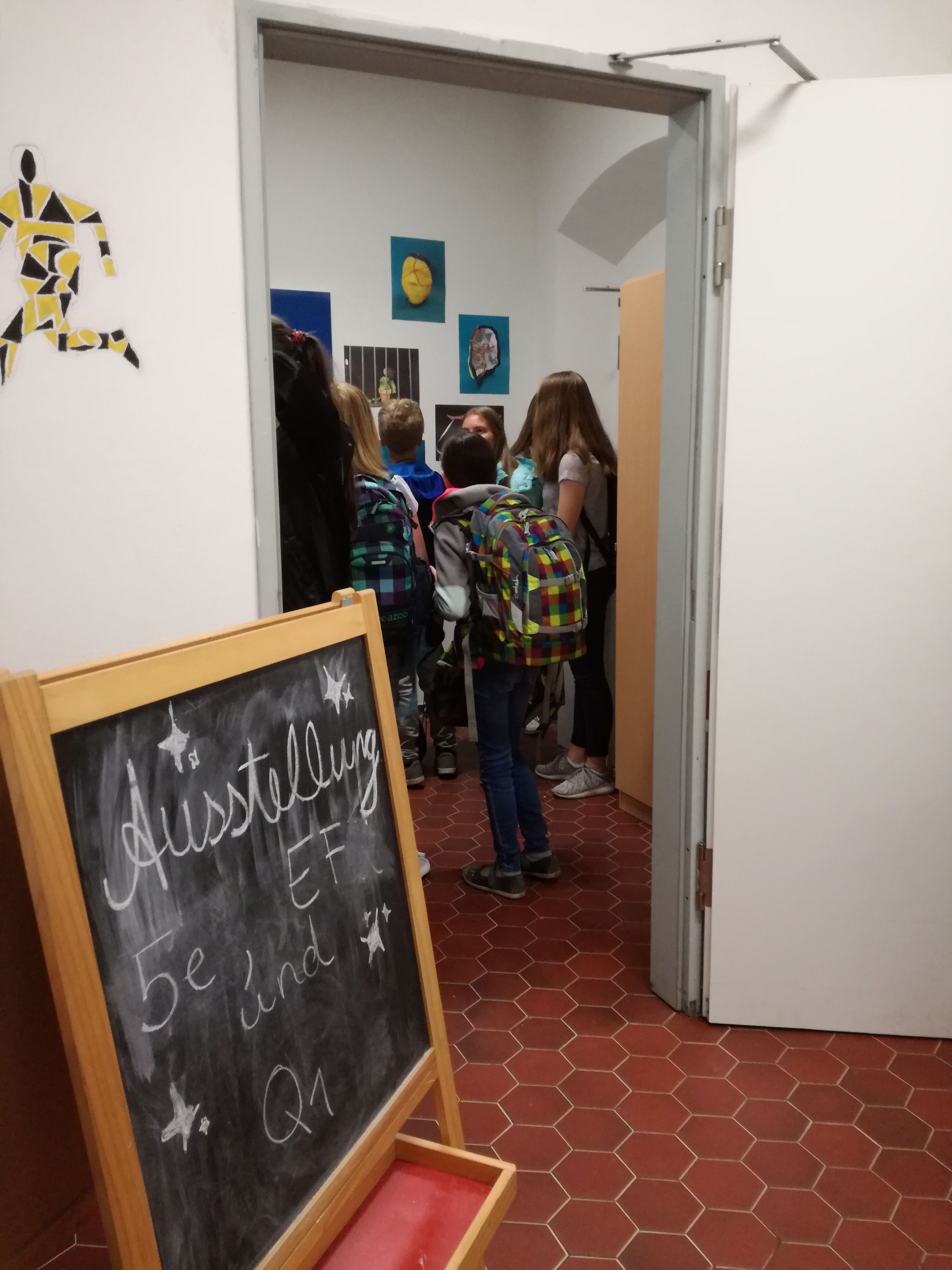 Kunstausstellung der 5e, EF und Q1 - phoenix-gymnasium-hoerdes Webseite!