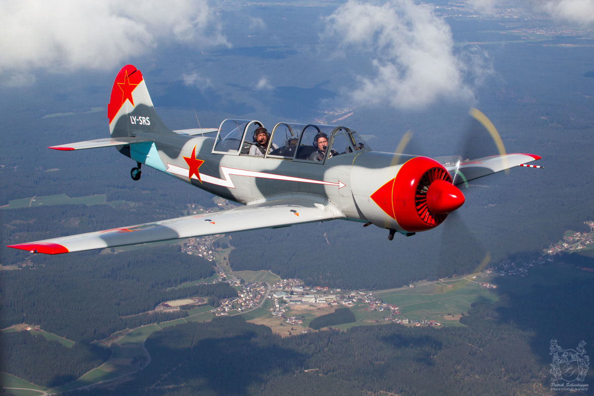 Jakowlew Jak-52 - air2airpictures