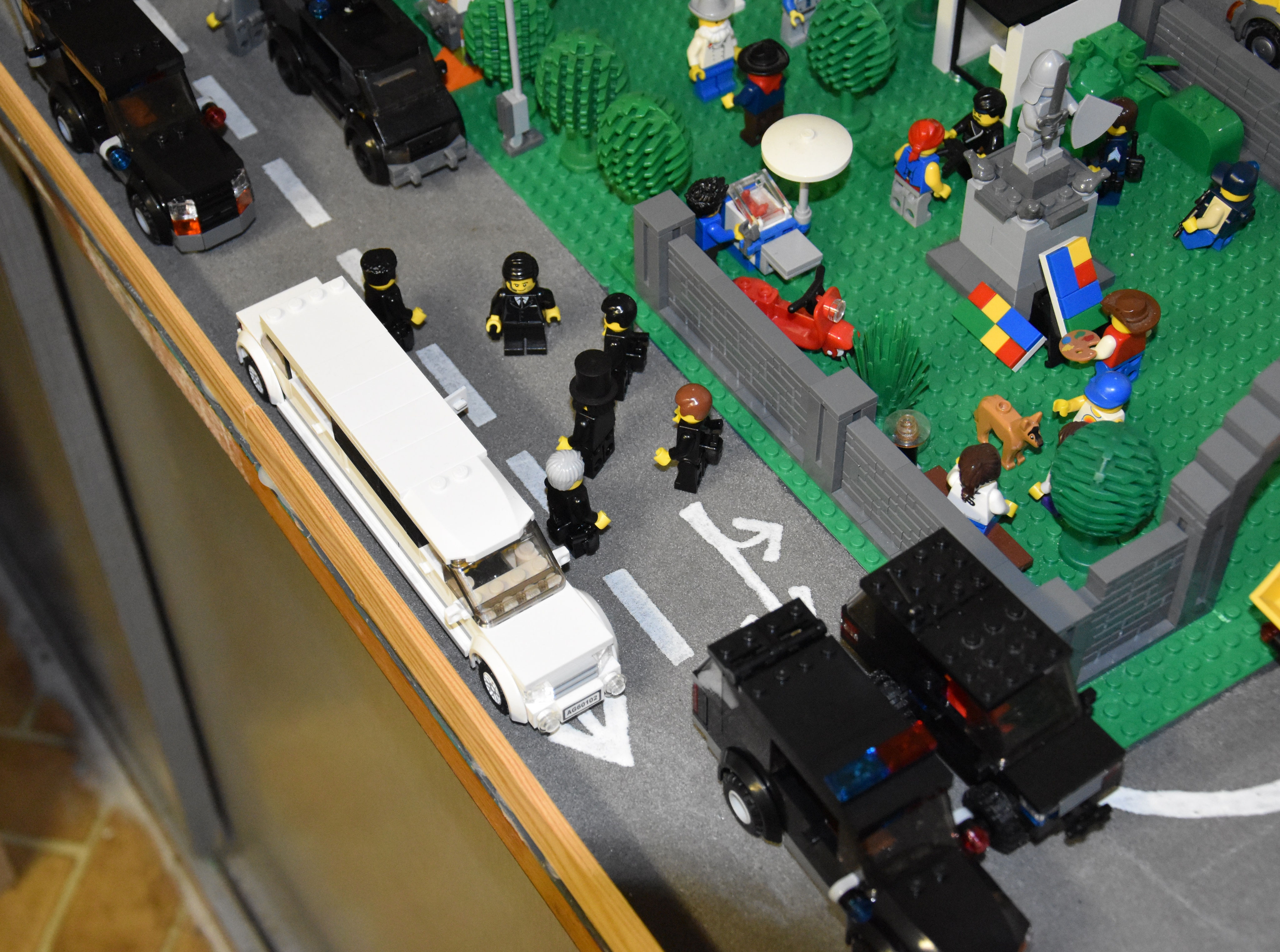 Secret Service - Welcome to the City of LEGO
