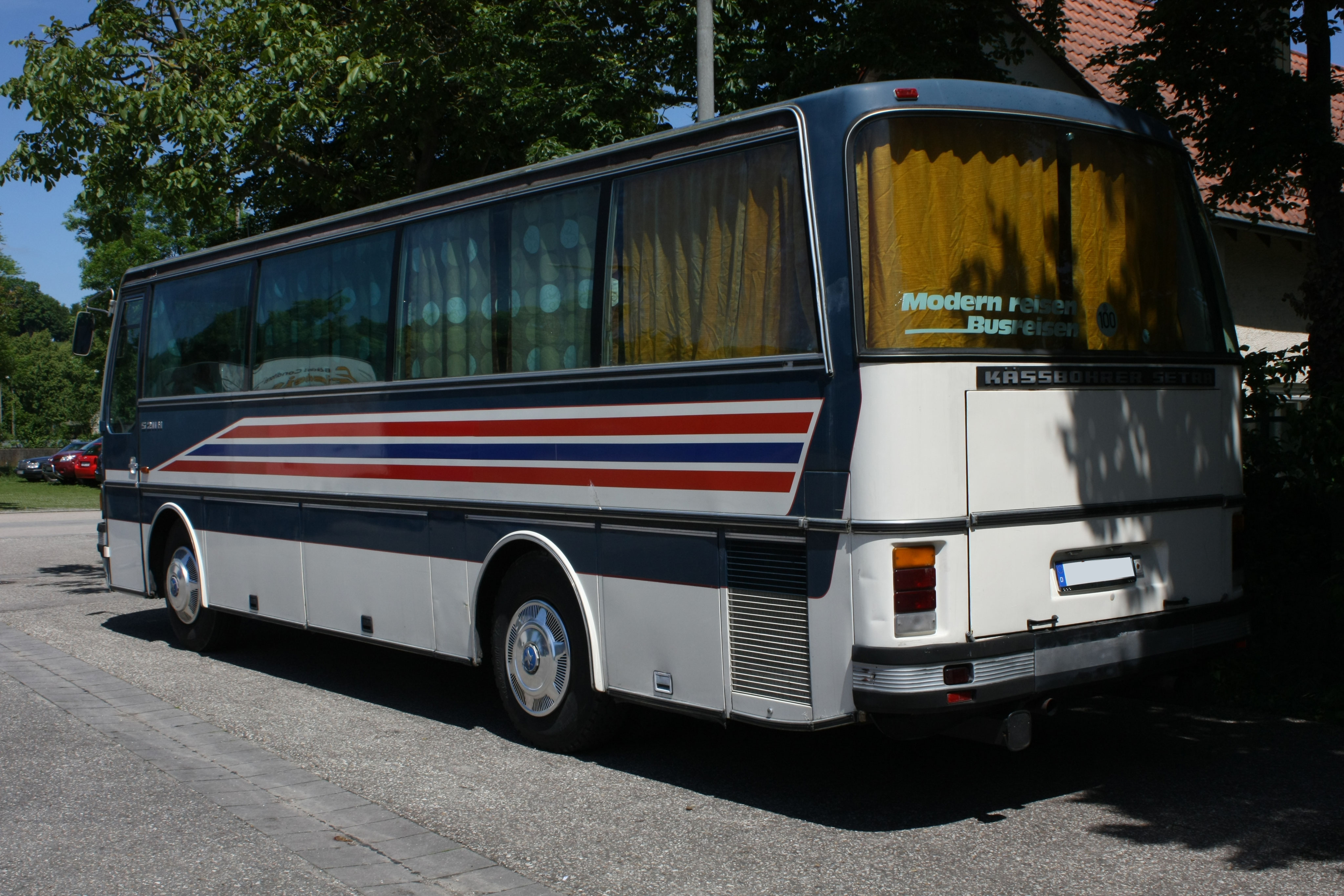 Setra S 211 H - BUS | Informationen zu allen Busmodellen!