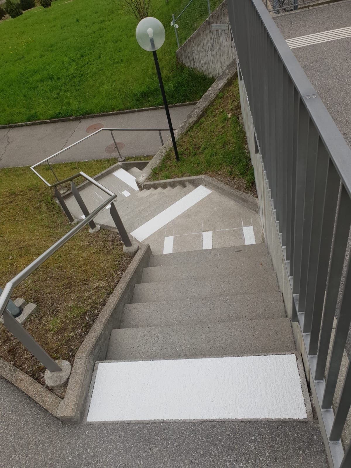 Treppenmarkierungen - Beschichtungen, Sanierungen, Markierungen ...