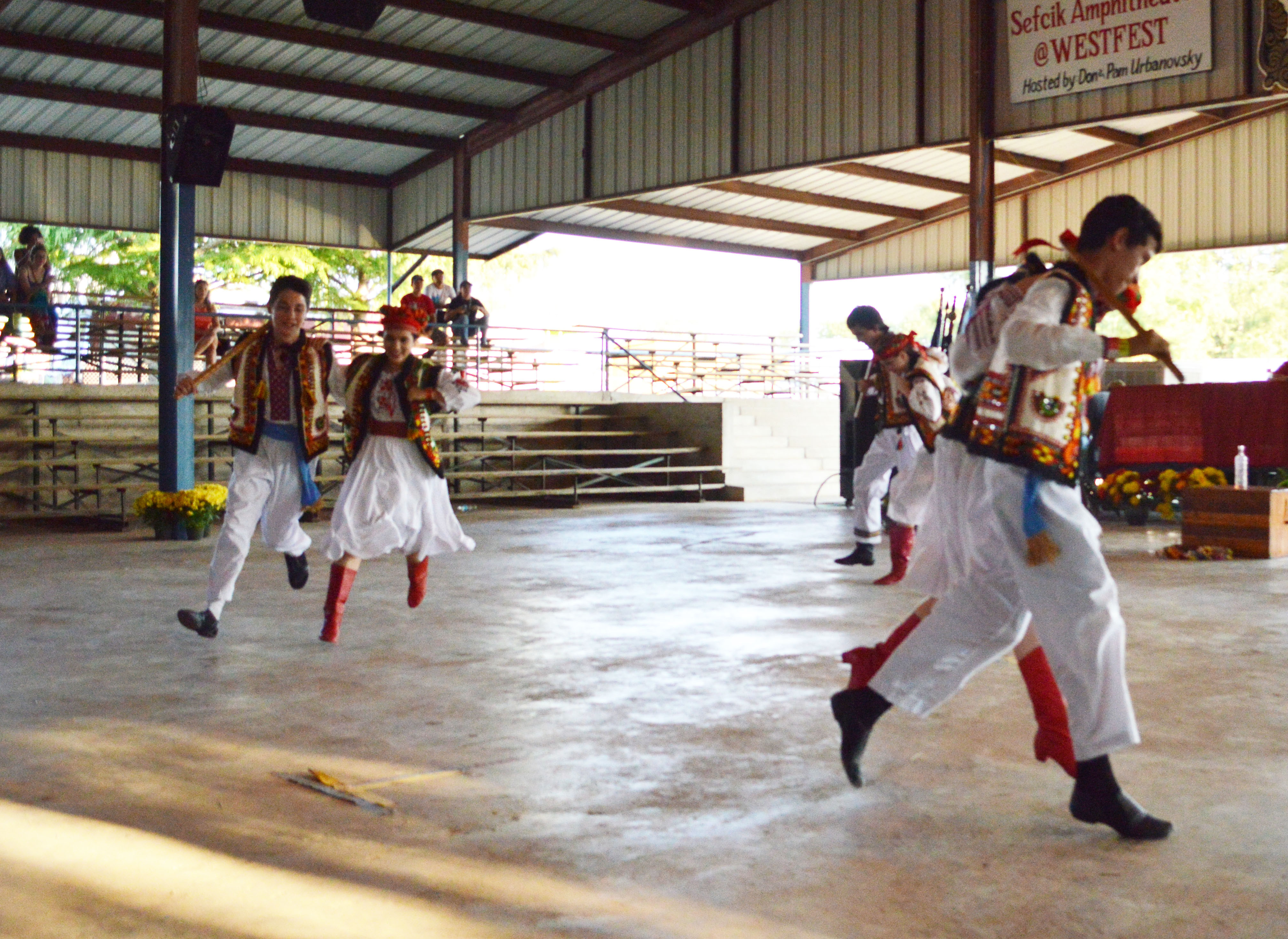 Home - Zorya Ukrainian Dance Ensemble of Dallas Texas