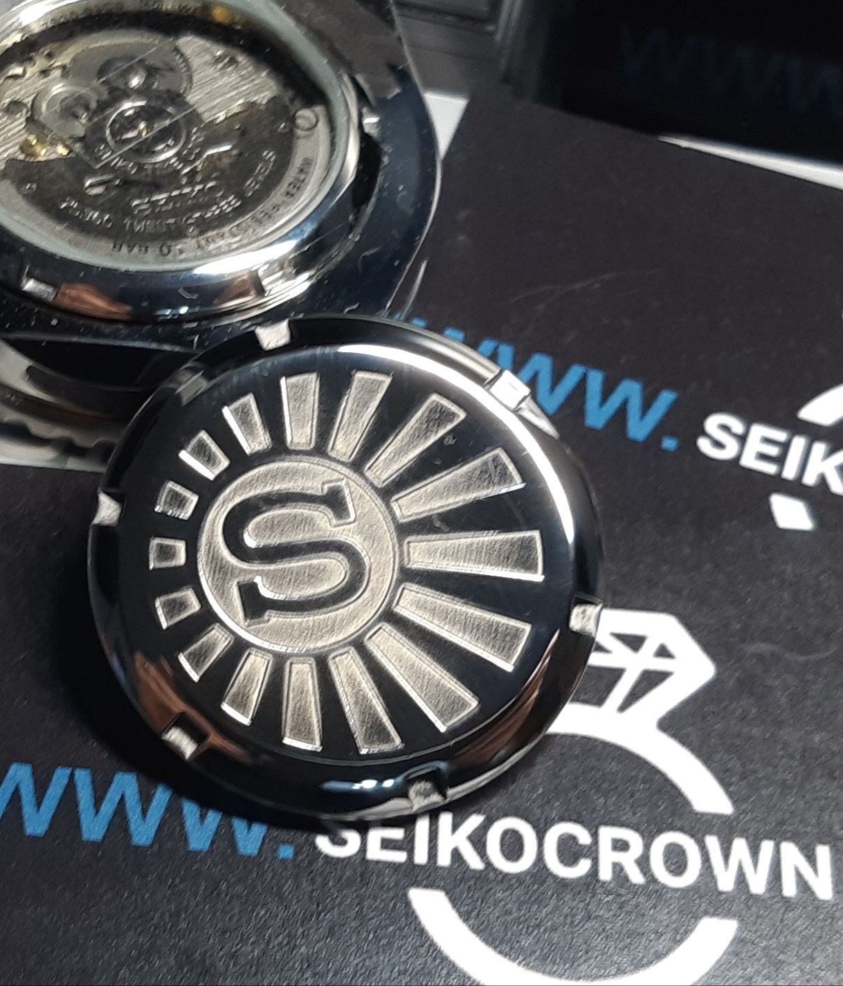 CASE BACK GALLERY - SEIKOCROWN CASE BACK CROWNS