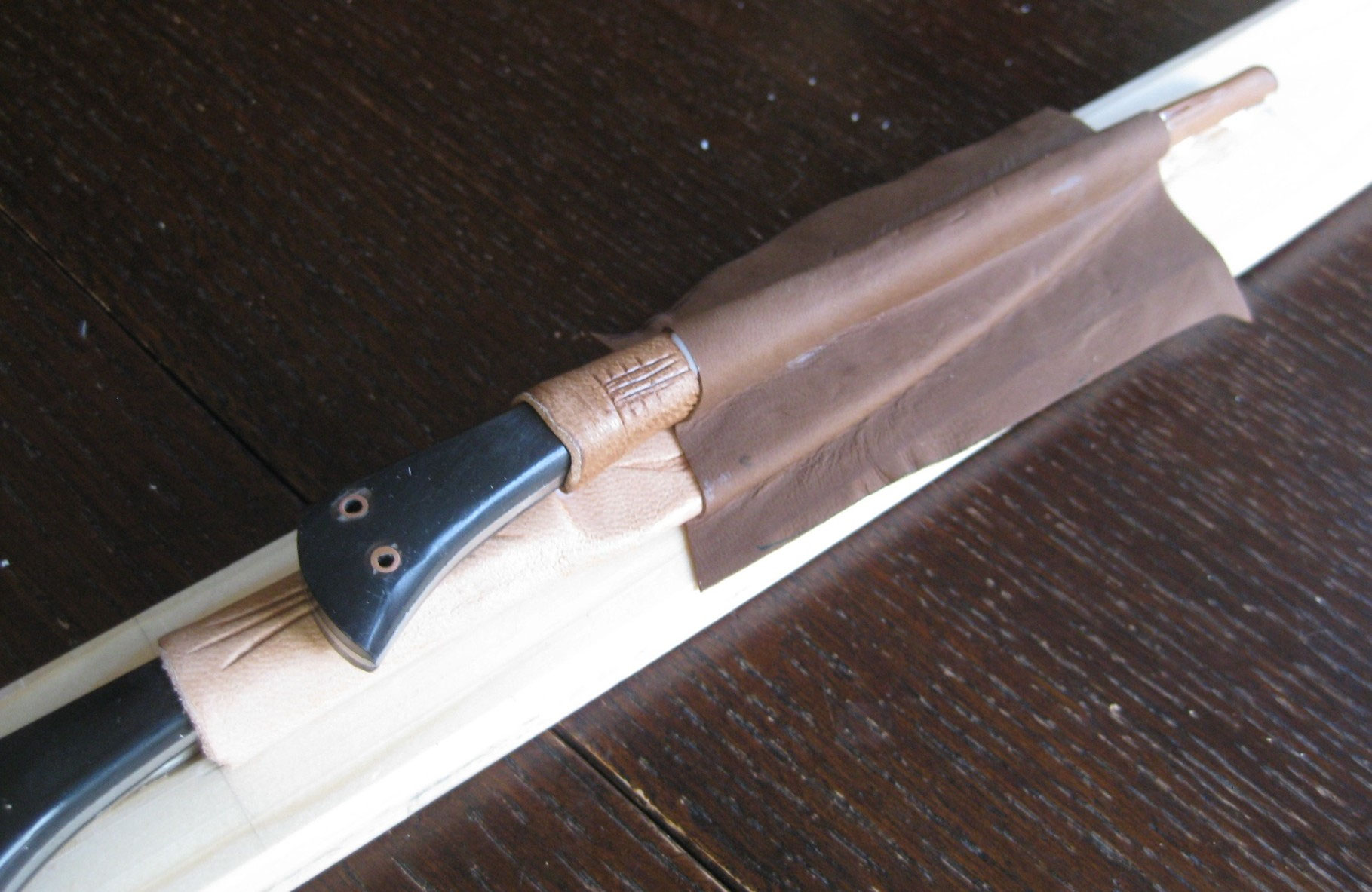 Scabbard for a Langes Messer - Sutor - Leatherworking