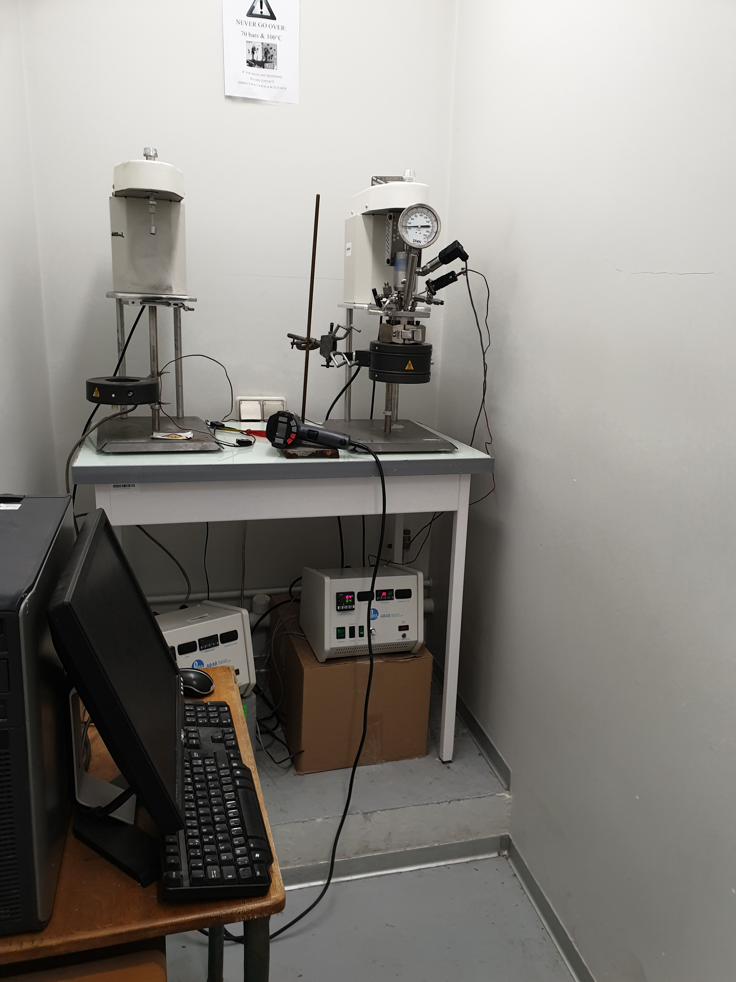 un VRAI labo de chimie - Site de professeurdupont