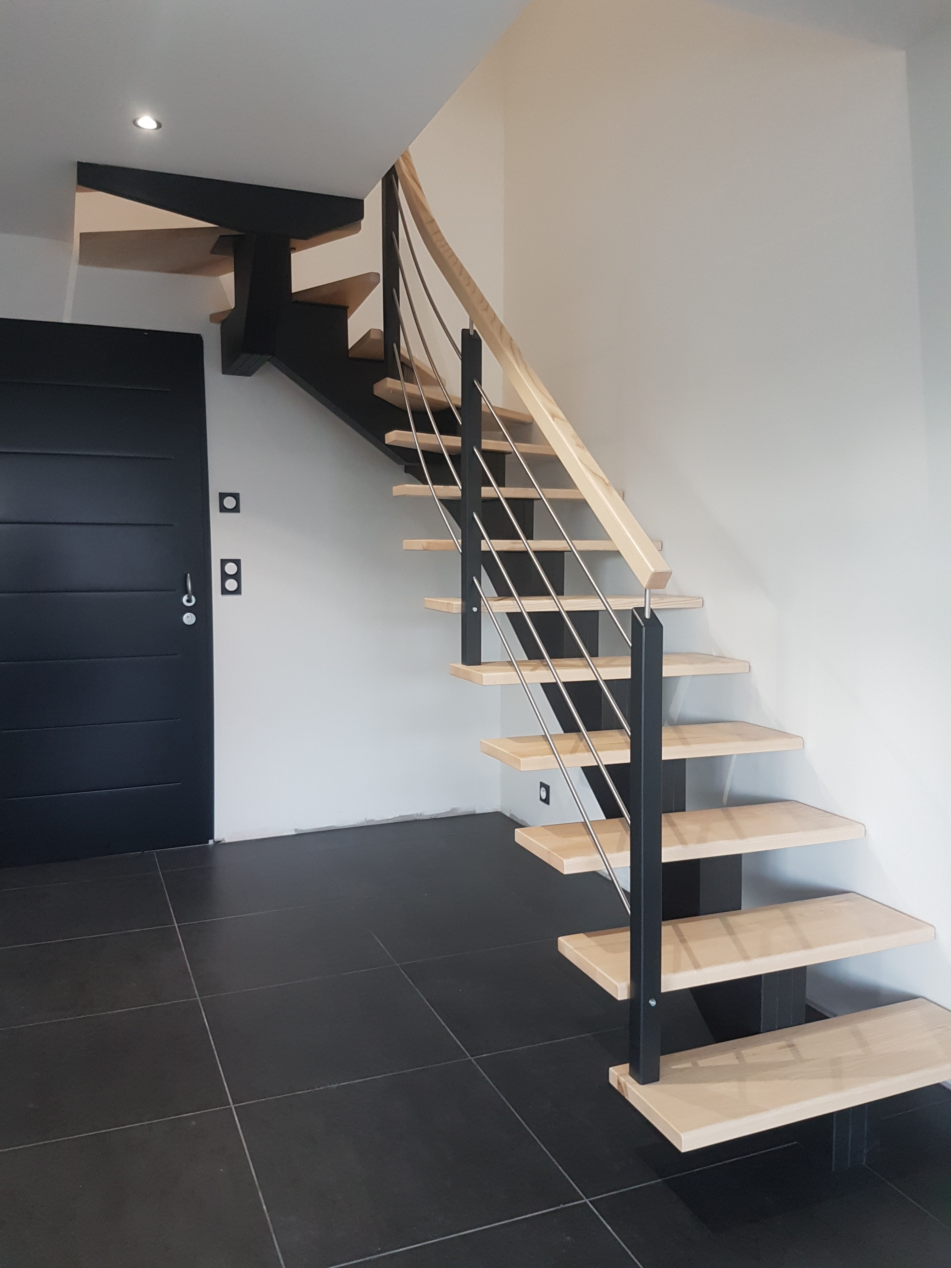 Réalisation Escalier Limon Central Cremaillère En U Escaliers Prosper