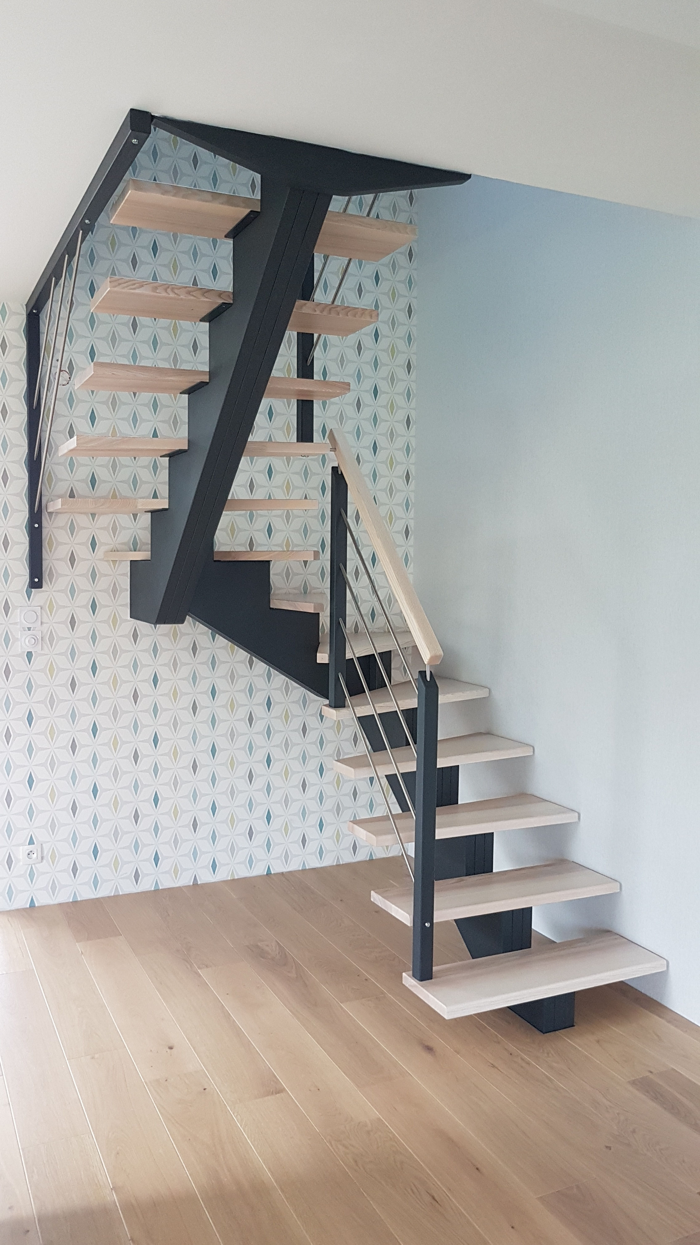 Réalisation Escalier Limon Central Cremaillère En U Escaliers Prosper