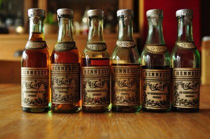Mini Bottles - Website of donhenny-hennessycollector!