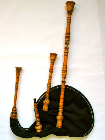 Biniou KOZH - Association De Musiques et de Danses Traditionelles ZIMZIM.