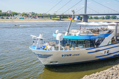 VIVA ONE Reisebericht Teil 1: Blumige Erlebnisse auf der Floriade - Flusskreuzfahrt Entdecker