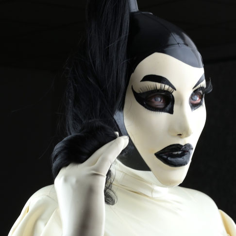 Mask & Co. - Finely Crafted Female and Latex Masks - Bea Miersch