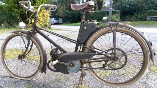 Mobylette MOTOCONFORT AV3 modèle "Utilitaire" - Site de lagrangeauxsolex