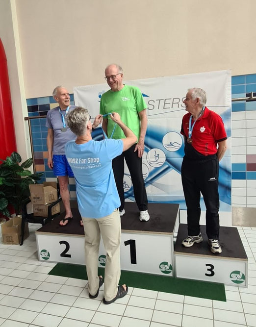 Alfred Seeger räumt kräftig ab - Lindauer Schwimmer