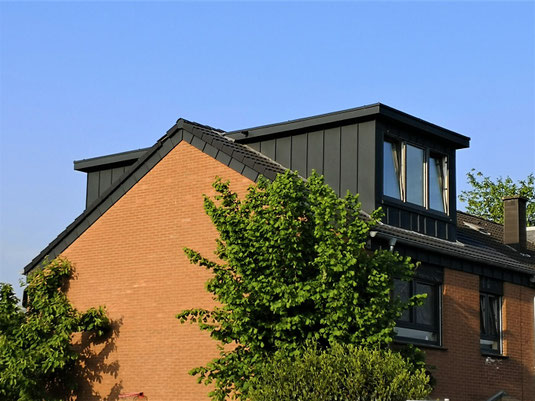 Dachsanierung mit Gauben - Zimmerei Brönnecke