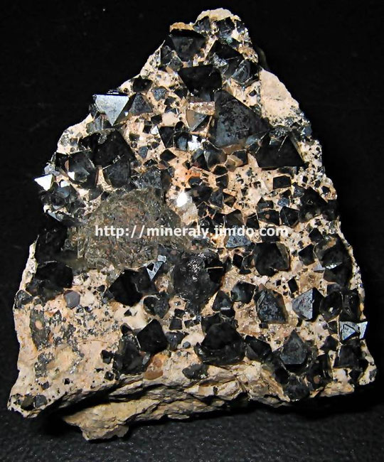 Magnetyt - Minerały świata