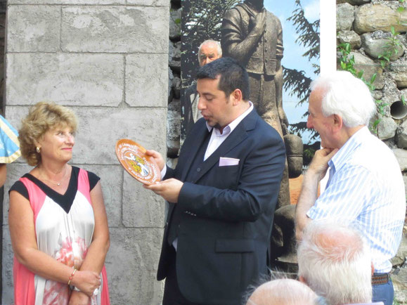 Nel cortile interno del Lascito la presentazione della Mostra in onore ...