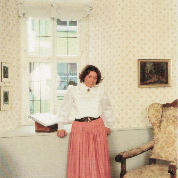 DORIS LOH - Bensound Musikshop