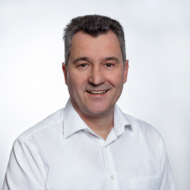 Kontakt & Ansprechpartner - Schweizer Spezialist für Hebebühnen ...