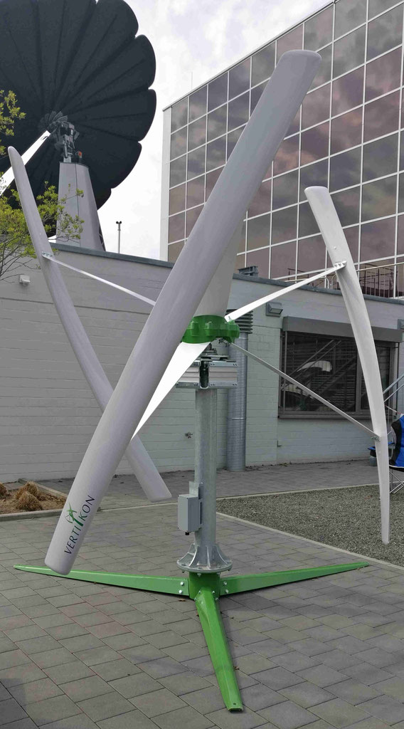 Kleinwindanlagen Windkraft für Wohngebäude Vertikal und Horizontal ...