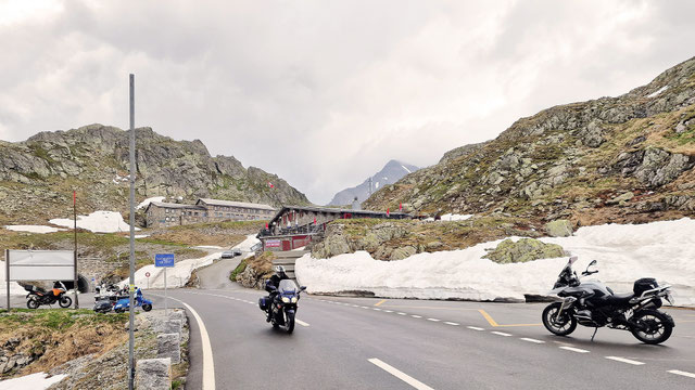 Sustenpass mit dem Motorrad und Auto - Pässe.Info