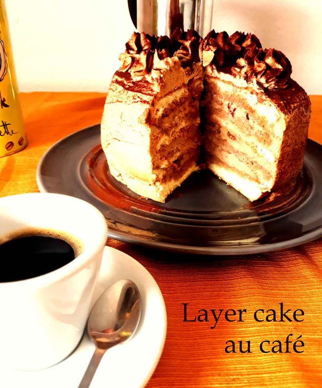 Layer cake au café - Site de quiaimebienpatissebien