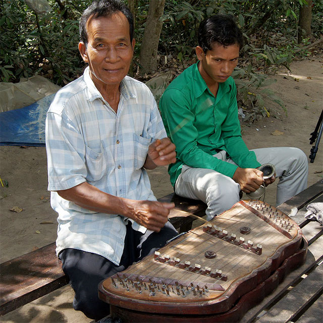 Zither - khim ឃឹម - Site de soundsofangkor