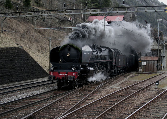 neue Bilder der 241er - Dampflok 241A65