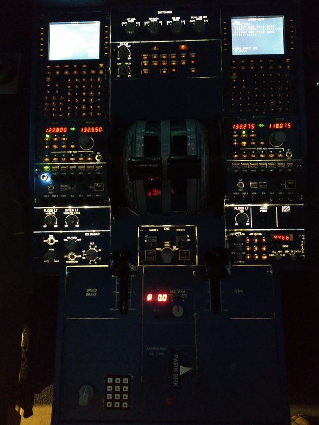 Pedestal - A320 Homecockpit - Christian Kaiser