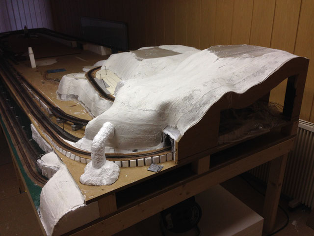 Felsen gestalten - meine Modellbahn - TT ganz gross