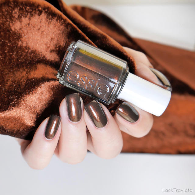 essie • seeing stars - LackTraviata - Nagellack-Liebe