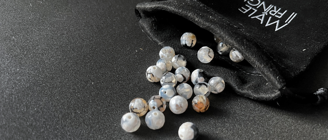 Apprendre à reconnaître les fausses pierres des vraies - Mâle Fringué ...